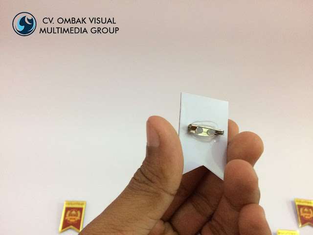 Pin Kuning Emas - PrintShop