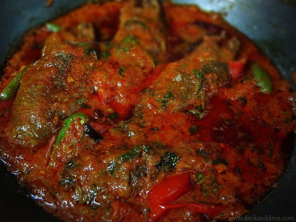 Tel Koi/ Climbing Perch Curry: Recipe with Step by Step pictures - Deck ...