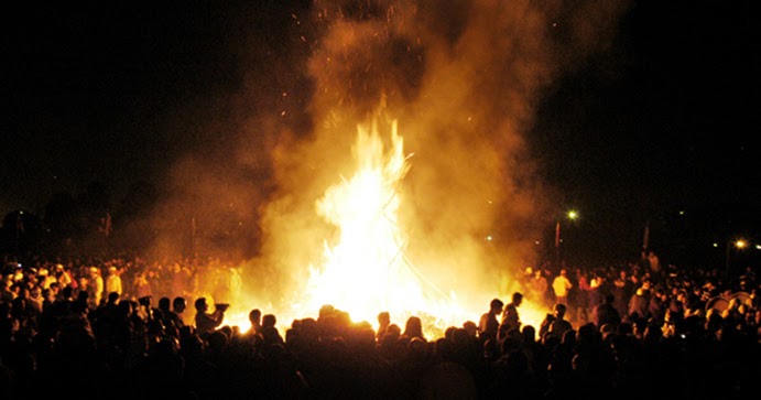 Uppersia Iran Travel blog: Sadeh; the Zoroastrian festival of fire and ...