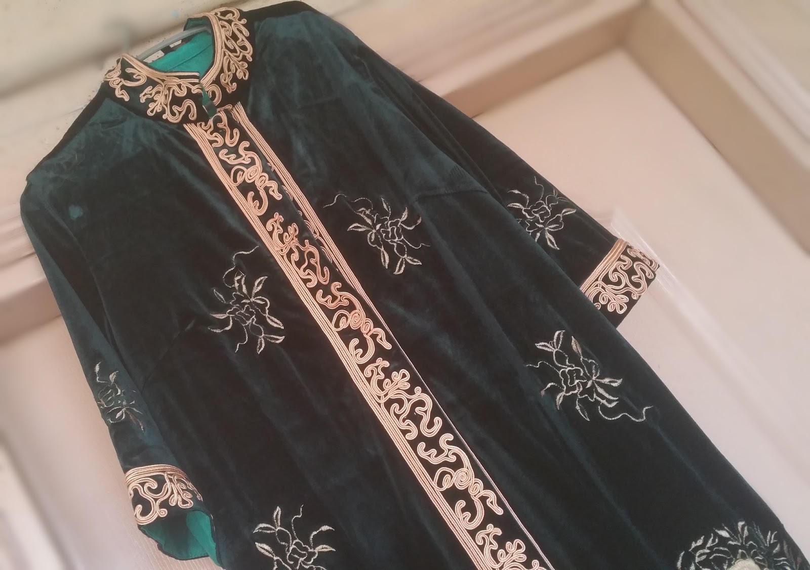 Dezzal DUOWA Stand Collar Flower Embroidered Coat Review | Shizasblog