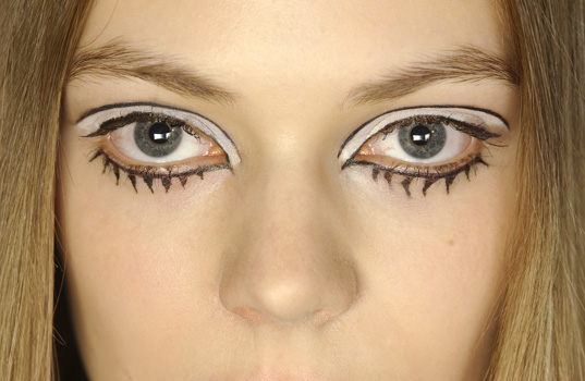 Lawyer Asad & His Blog!: How to Make the Hypnotic Gaze Even More Powerful