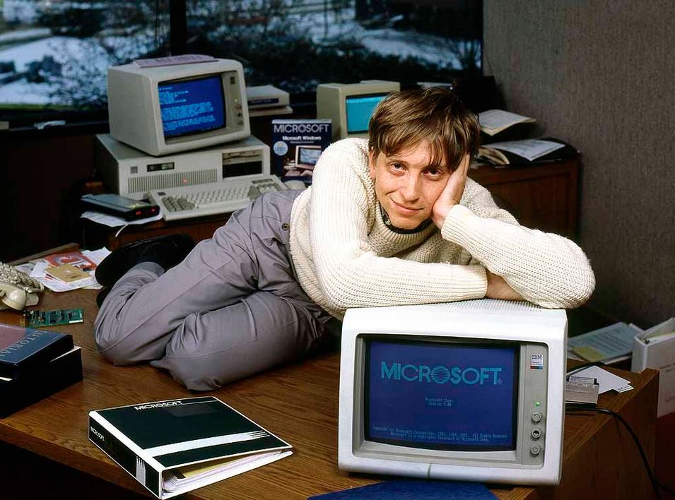 THE GRANDMA'S LOGBOOK ---: MICROSOFT 1.0 IS RELEASED: A NEW AGE WAS BORN