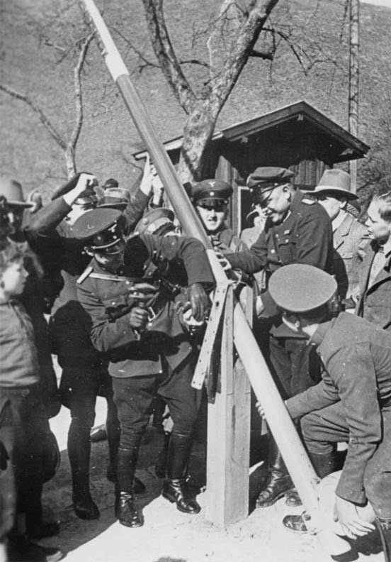 PICTURES FROM WAR AND HISTORY: Germany's Union ("Anschluss") With ...