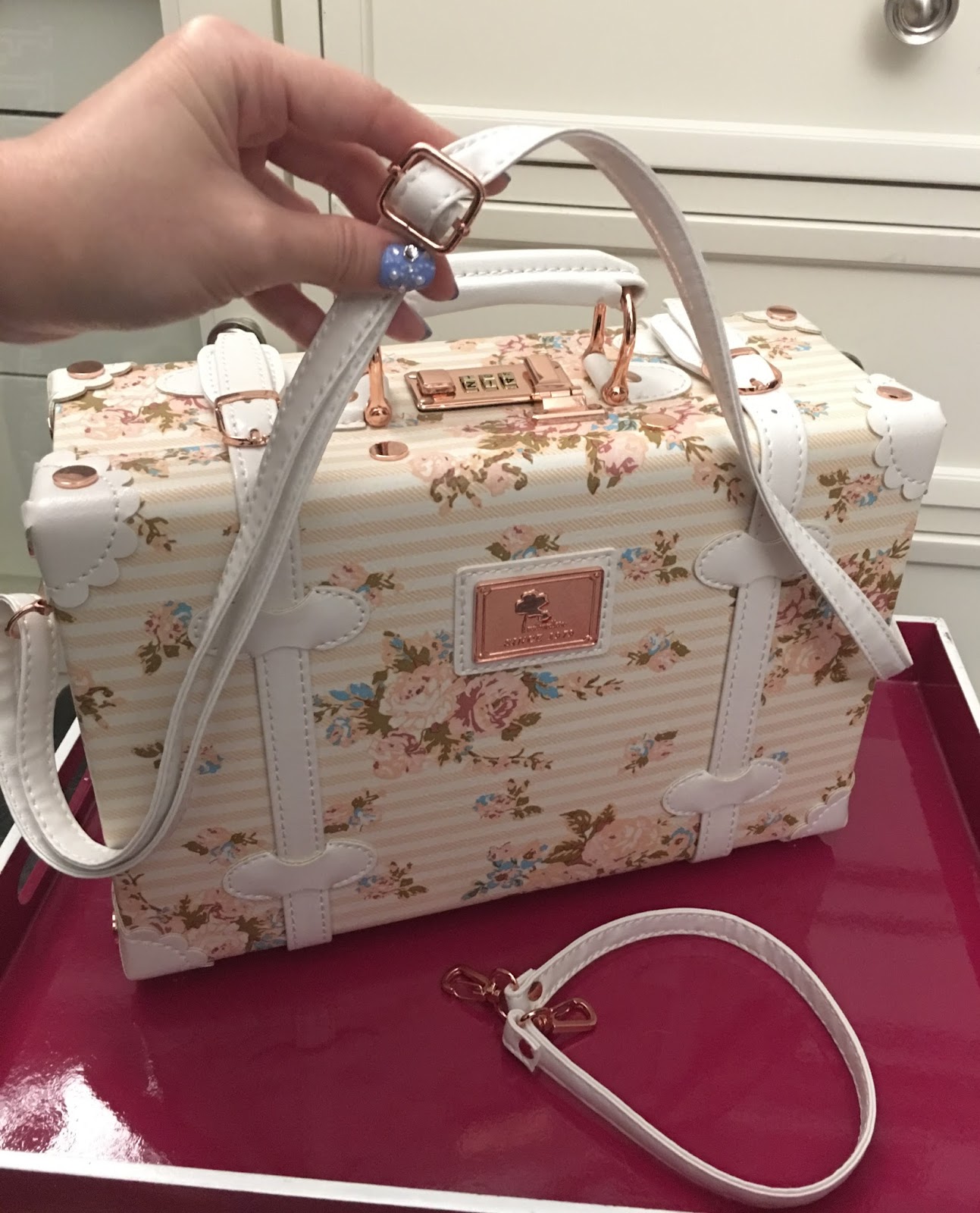 Shoppaholic: Trendy Bag - 13 Inch Floral, Vintage Suitcase/Purse Review