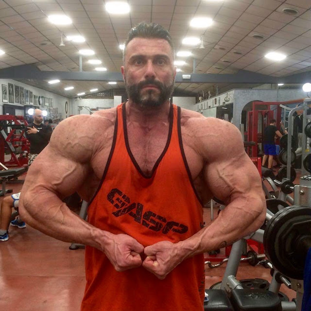 Muscle Lover: Alessandro Grassi