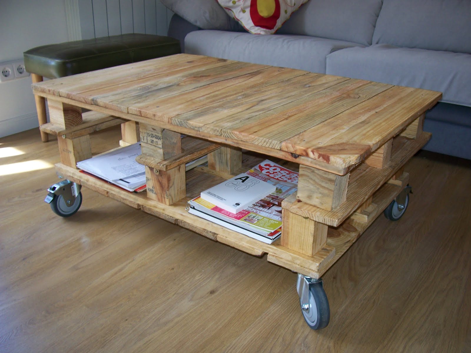 chiribambola: Nuevo proyecto Mesa de pallets con ruedas