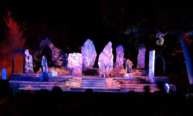 Adventures in Dramaturgy: "Macbeth" Set Design Photos