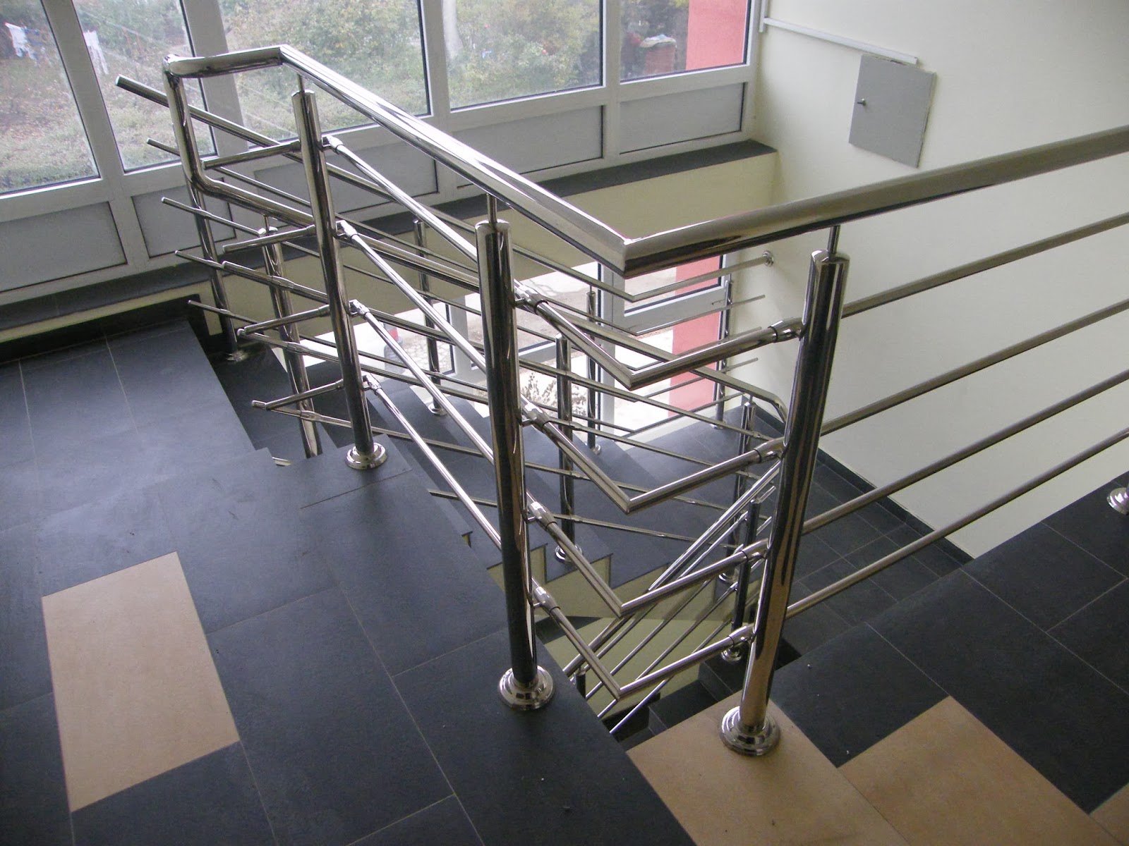 Svet Inoxa-prohromske ograde, kapije, rukohvati, nameštaj: Radovi iz ...