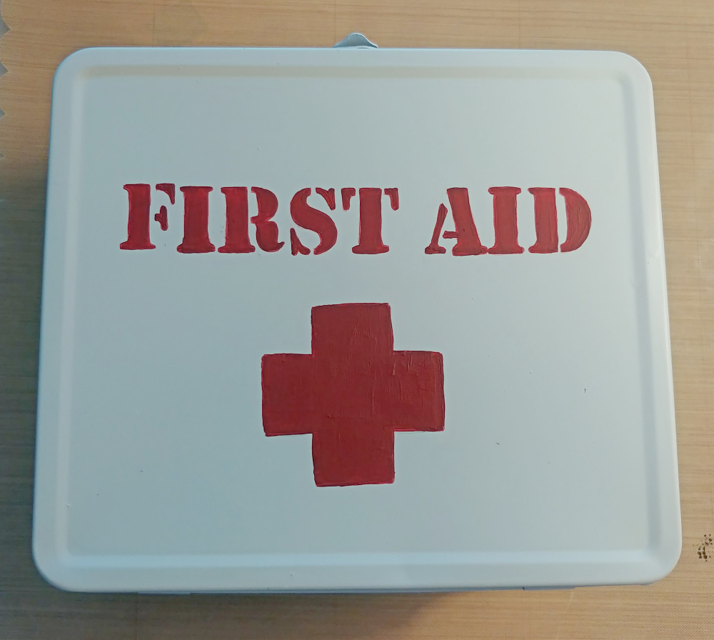 DIY Lunchbox First Aid Kit - Little Vintage Cottage