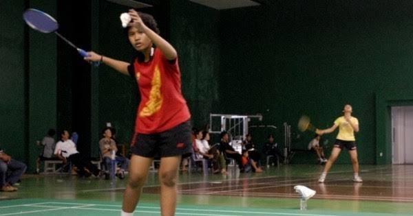Jenis servis badminton dan cara melakukannya - Bangun Badan