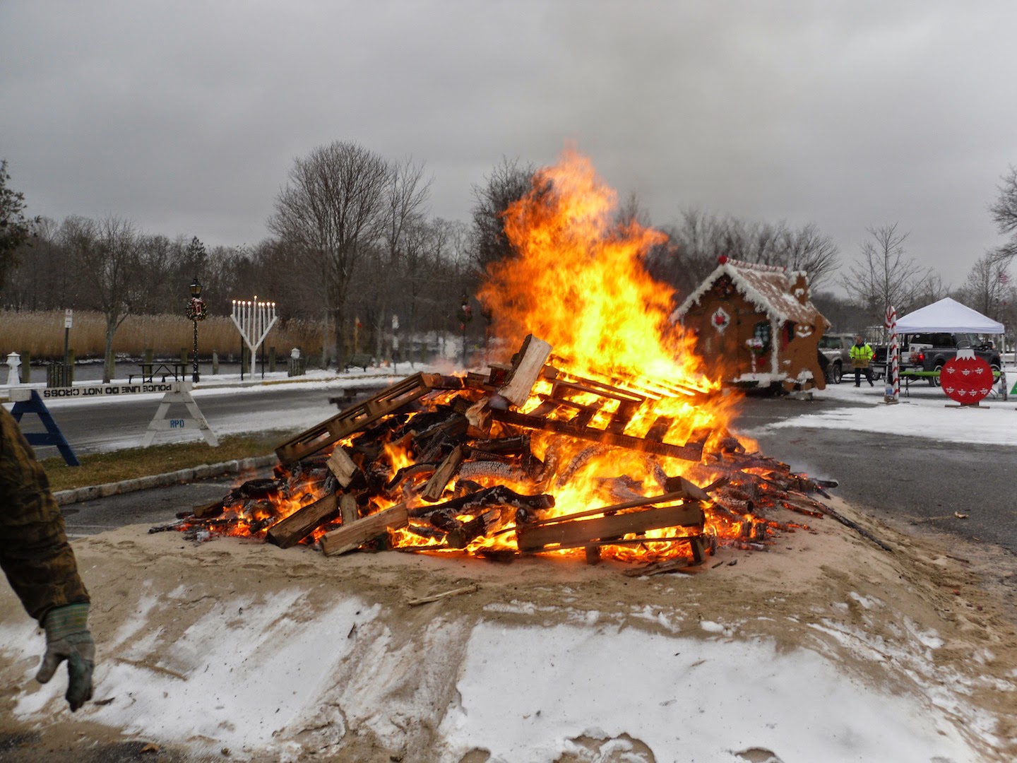 LRRP's World: RIVERHEAD'S ANNUAL CHRISTMAS BONFIRE