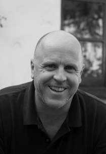 RESEÑA: Ojos negros de William Richter | Perdida en un mundo desconocido