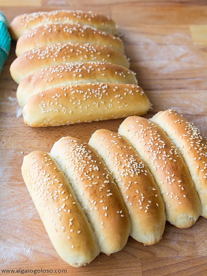Pan de hot dog o pan de completo casero. Delicioso, blando y no se ...