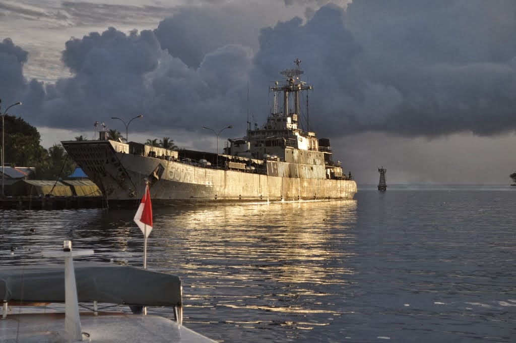 DEFENSE STUDIES: Frosch Class, Andalan Armada TNI AL