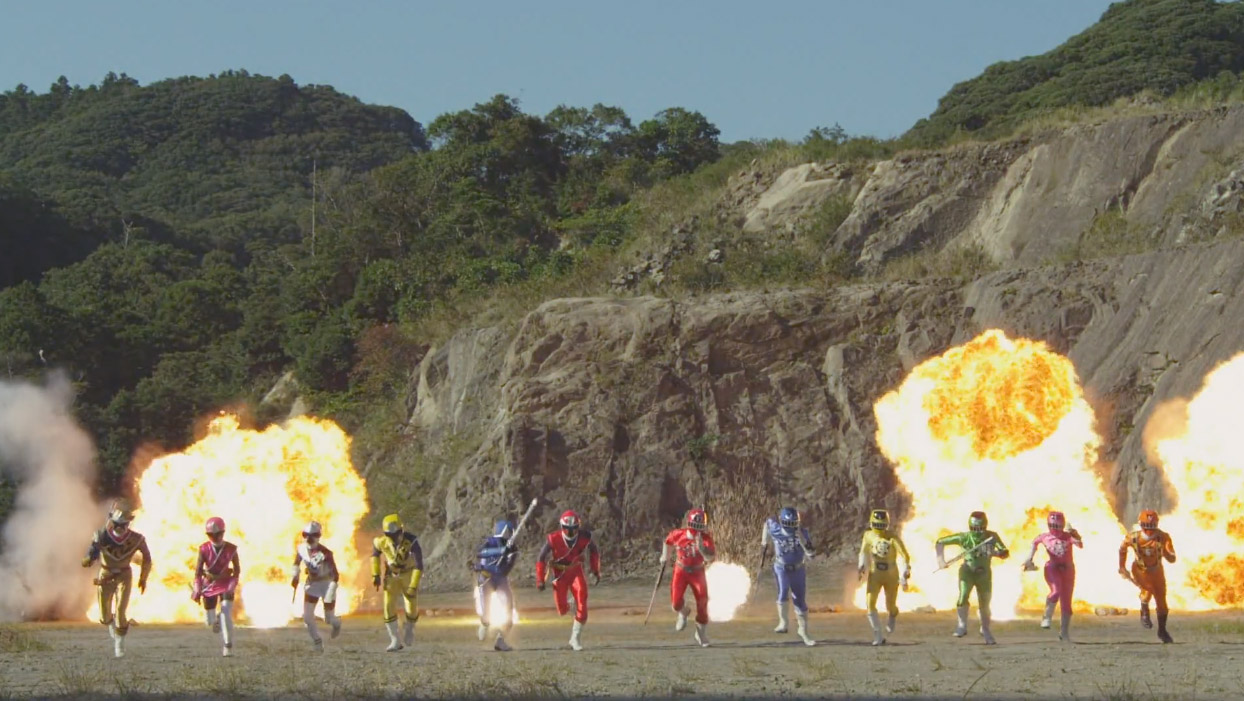 Red and White Sentai: Ninninger vs ToQger - Ninja in Wonderland - Photo ...