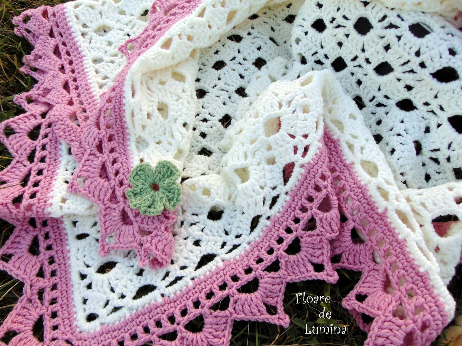 Floare de Lumina: patura dantelata , crosetata manual - paturica pentru ...