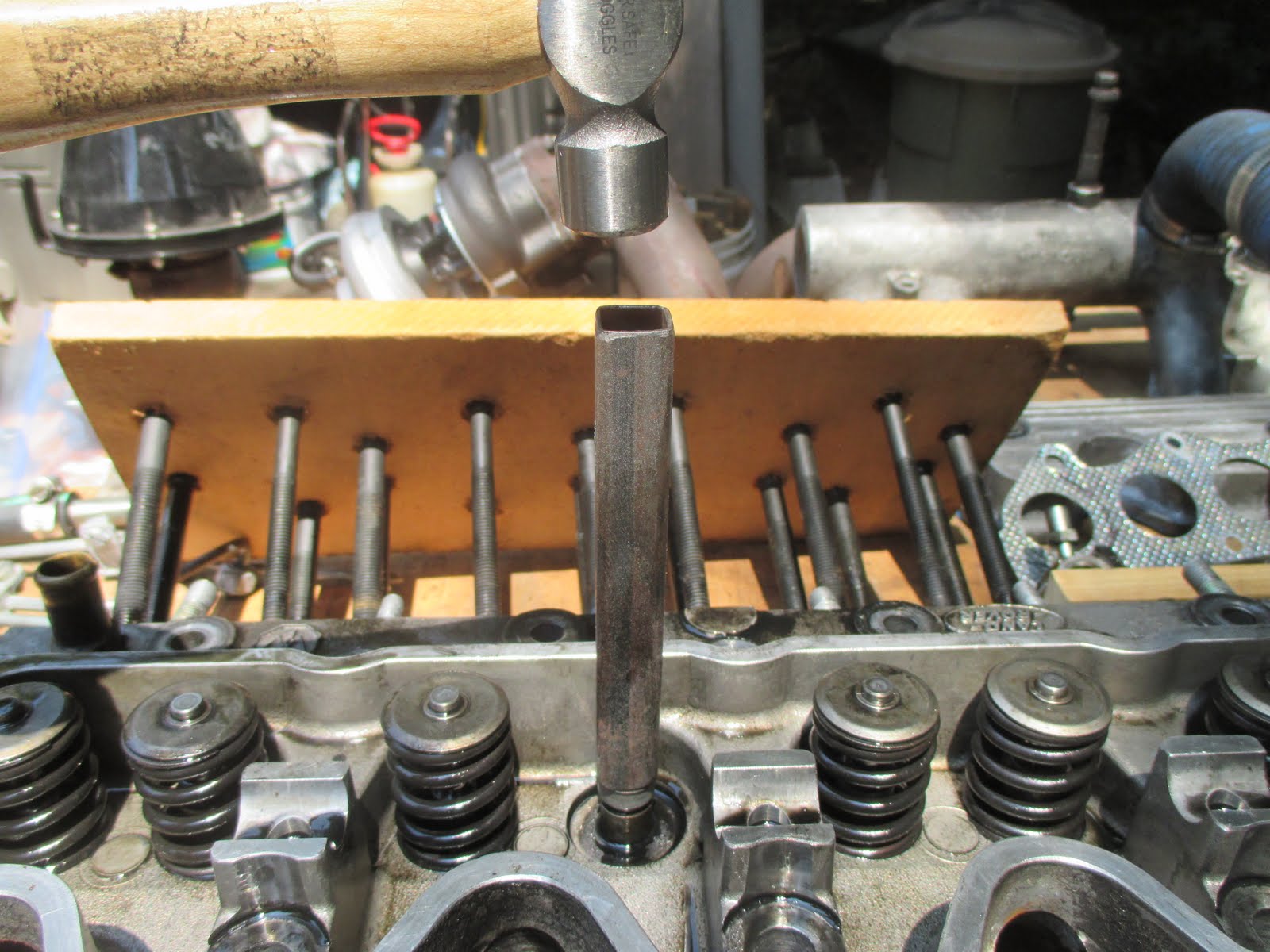 Genocache: Land Rover 200TDI valve stem seal replacement