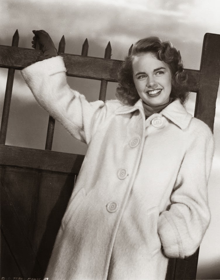 It's The Pictures That Got Small ...: THE SUNDAY GLAMOUR 15!