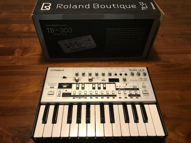 MATRIXSYNTH: Roland TB-03 Bass Line Synthesizer w/ Roland k-25m Keyboard