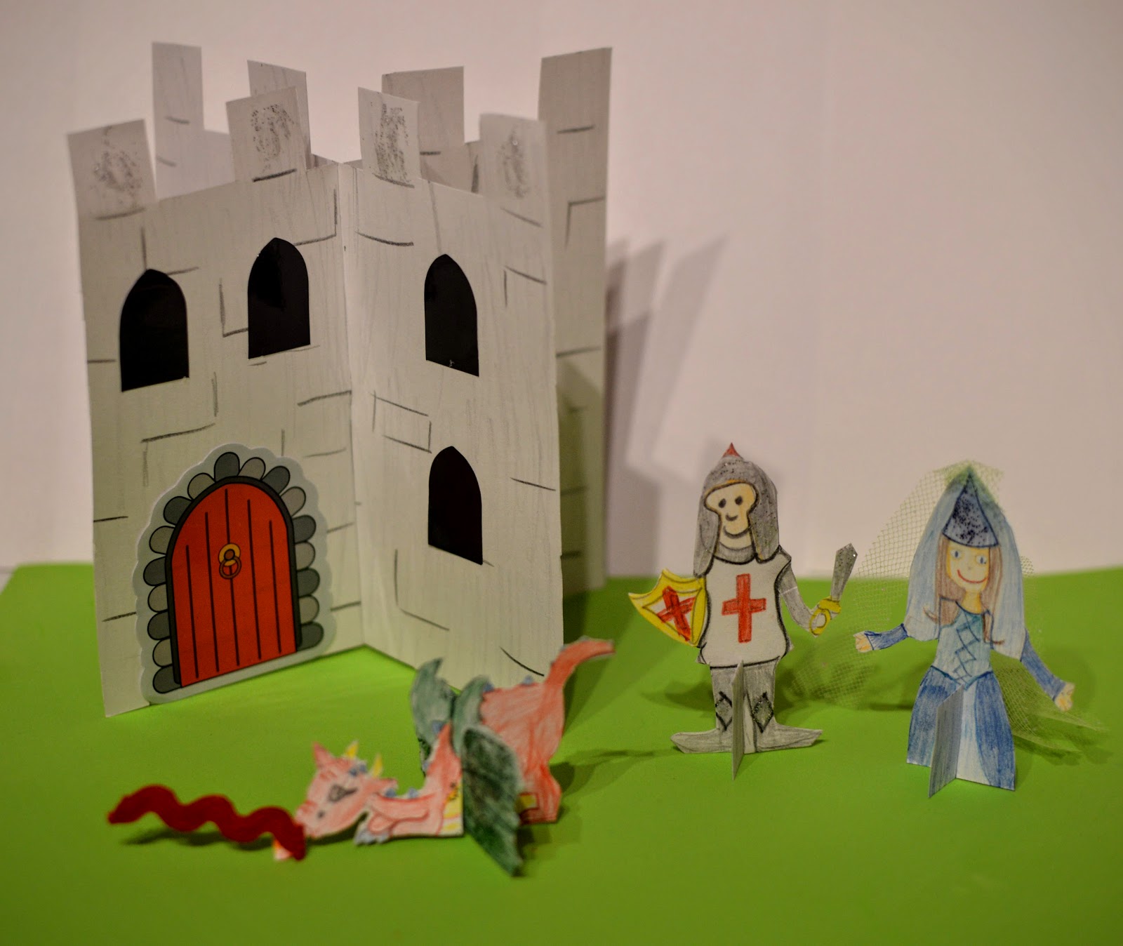 Craft: Make a Card Castle Play Scene with Dragon, Knight and Princess ...