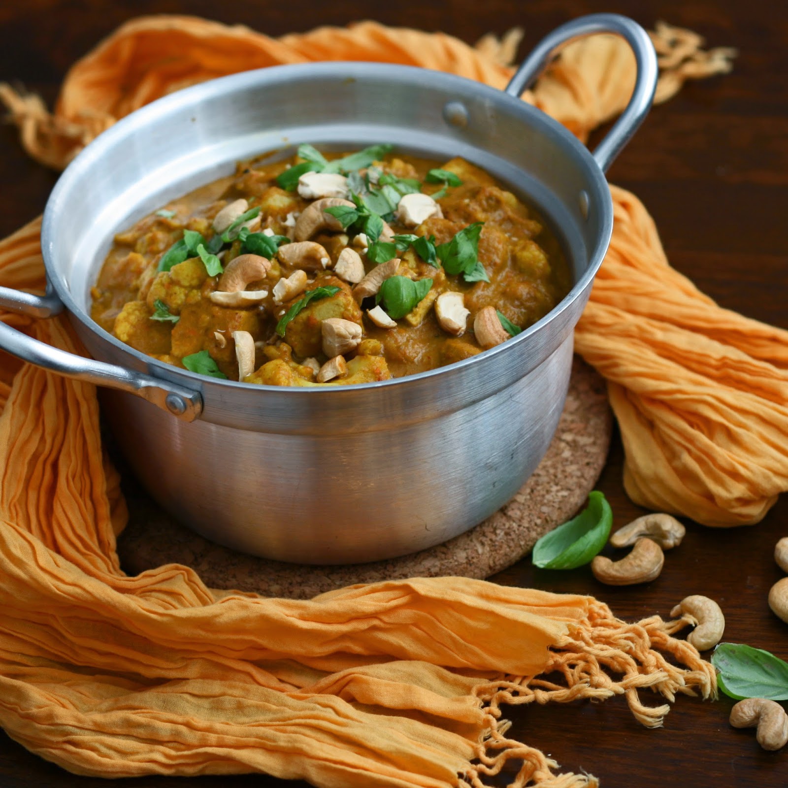 Maikin mokomin: Kermainen kookos-cashew-curry | Coconut and cashew curry