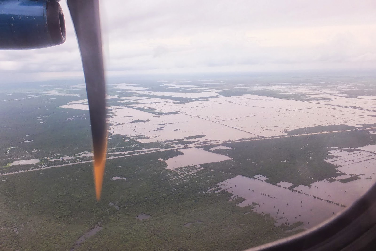ベトナム航空エコノミークラス搭乗記-VN931/ATR72-200-"プロペラ機で3ヶ国ツアー"｜ハノイ＞ルアンパバーン＞シェムリアップ ...