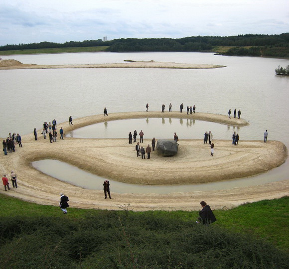 THE WORLD GEOGRAPHY: 8 Unforgettable Examples of Land Art