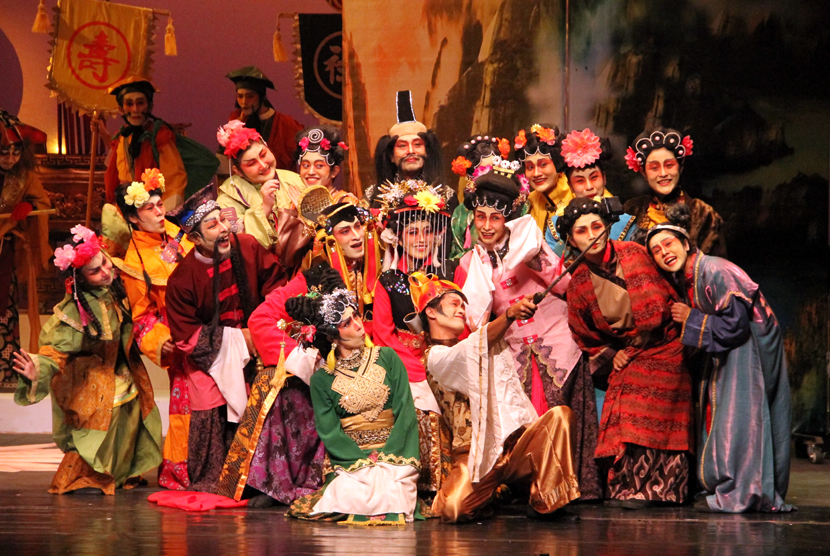 Kesenian: Seni Opera
