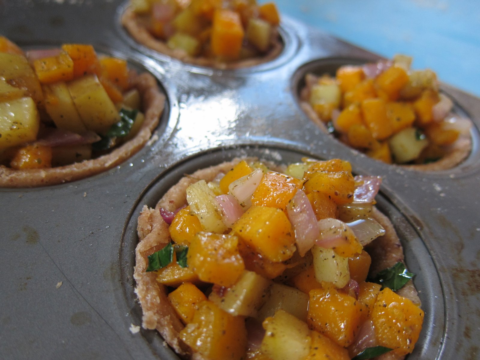 WholeFoodVegan: Mini Veggie Pot Pies