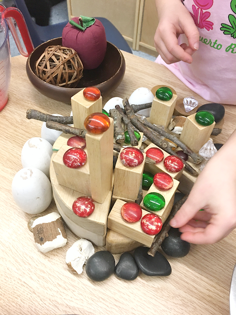 Creative Explorations MvH: Loose Parts Cake Play