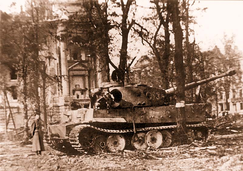 NAZI JERMAN: Tank-Tank Berat dan Medium Jerman Dalam Pertempuran Berlin ...