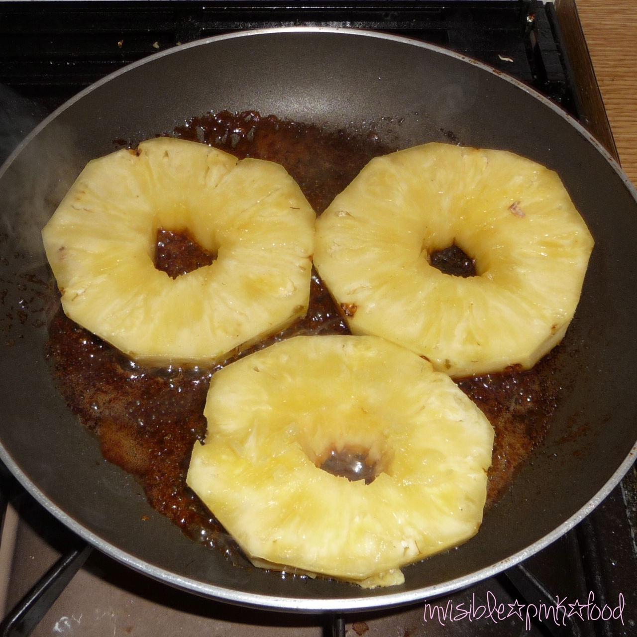 InvisiblePinkFood: Pineapple flambé