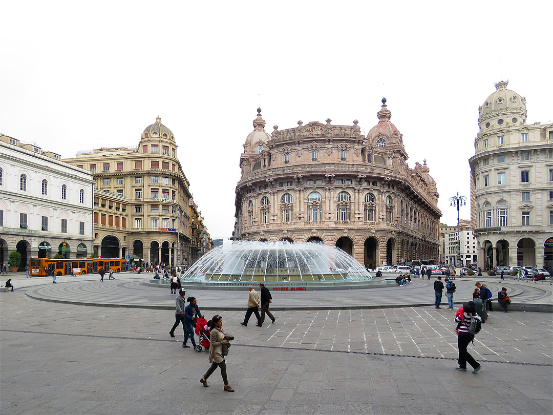 Daily Photo Stream: Piazza De Ferrari