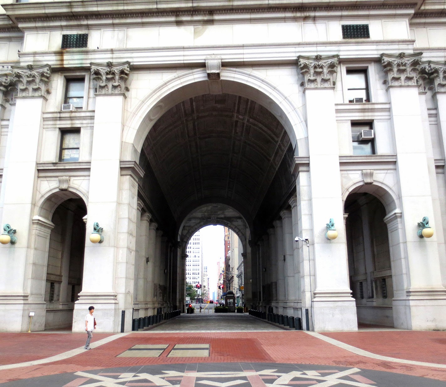 Big Apple Secrets: Manhattan Municipal Building