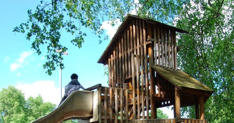 Layman's London: Coram’s Fields, Guilford Street, central London