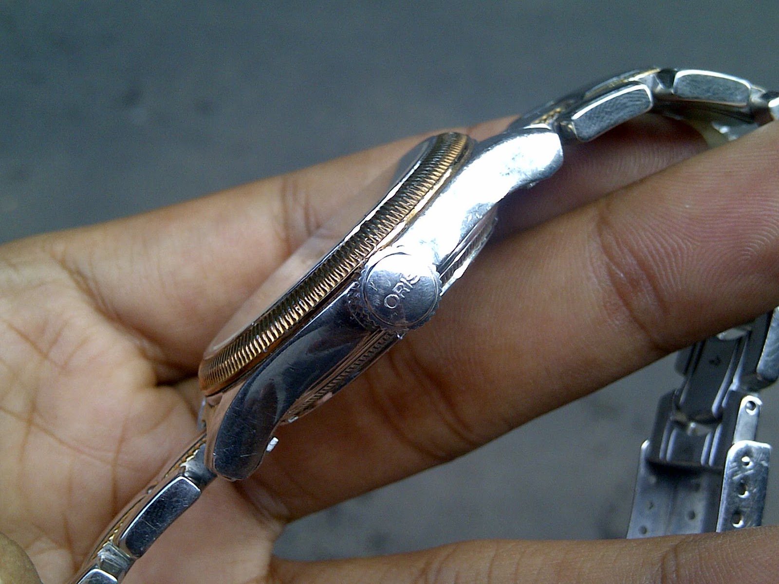 One Arloji: Oris Automatic Sub Second Pointer Date Sold