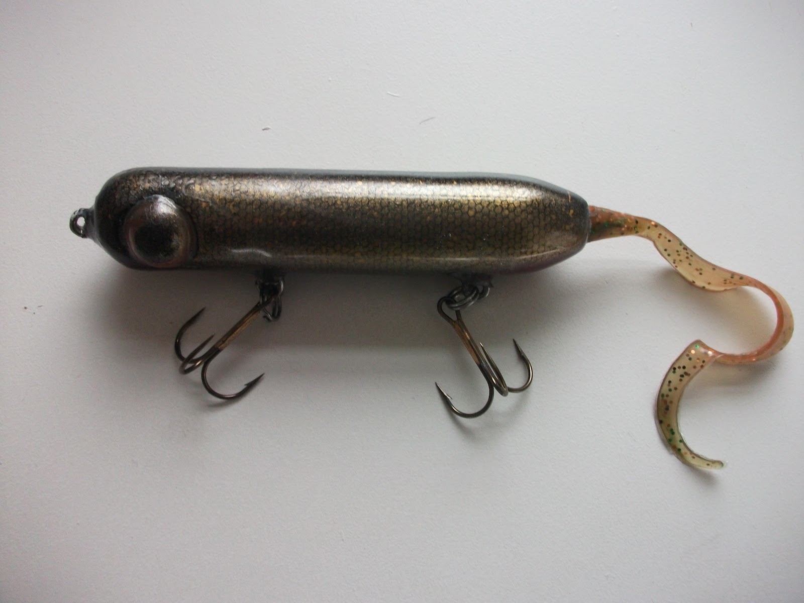 Robinson lures: Heres a few surface lures i have been making, cant wait ...