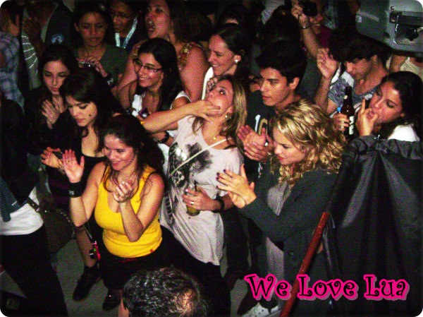 Portal RebeldeS para Sempre: Fotos LuAr(Lua e Arthur) no Show da Banda Lotus!