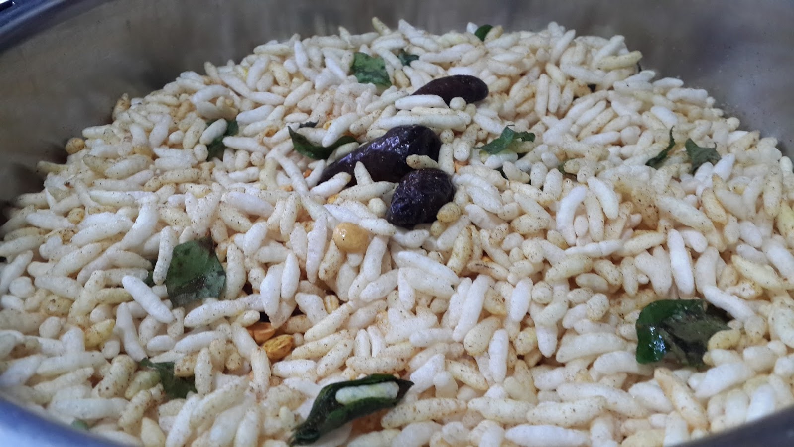 Cooking is Divine :-): Fried Puffed Rice