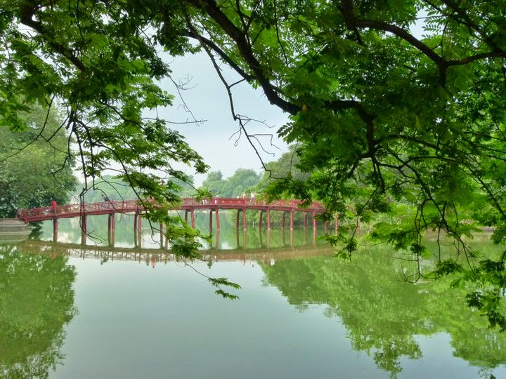 Travel - Posh Backpacking around South East Asia - Roses and Rolltops