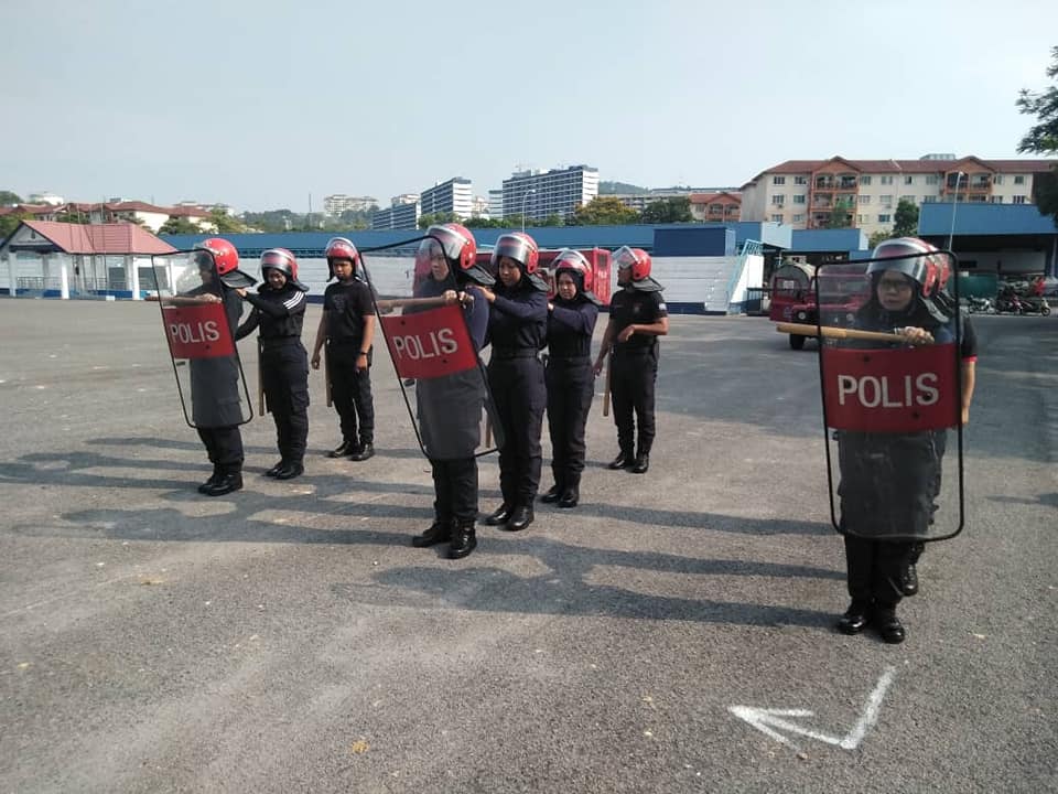 LATIHAN KAWAD GEMPUR FRU [ 17 GAMBAR ] ~ KAMI SOKONG PDRM!