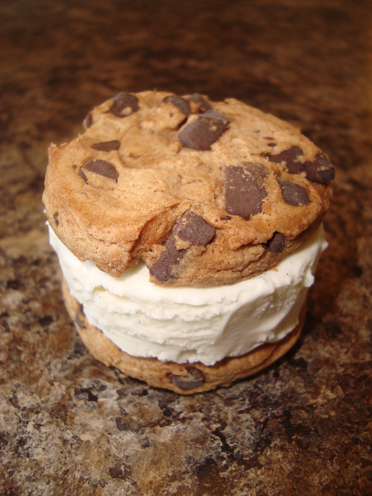 Chocolate-dipped Chips Ahoy Ice Cream Sandwiches (and a 4th of July ...