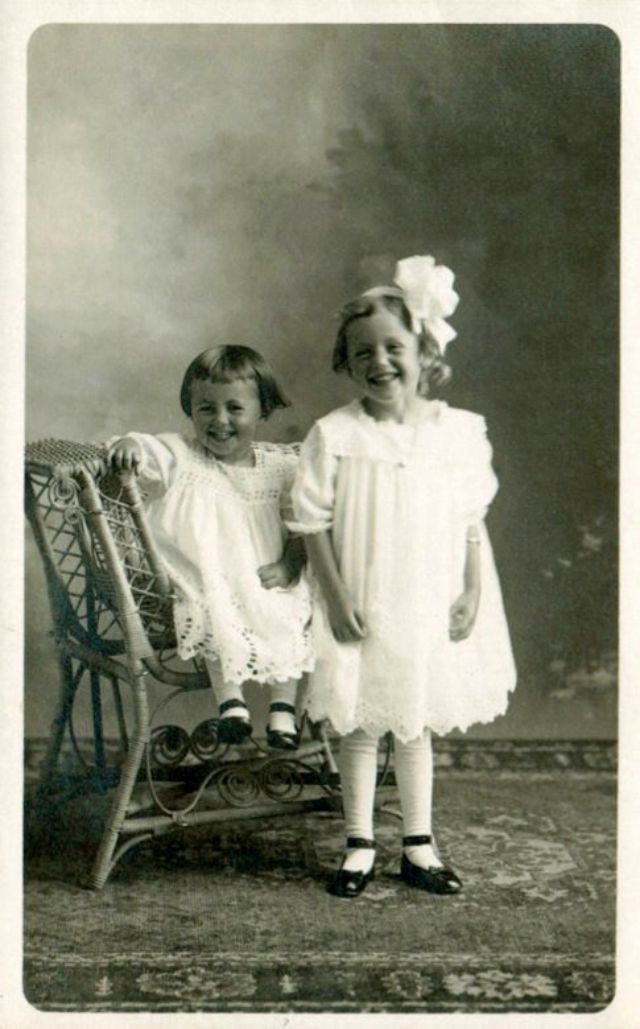 You Make Me Laugh! Here Is a Cool Snap Collection of People Laughing in ...