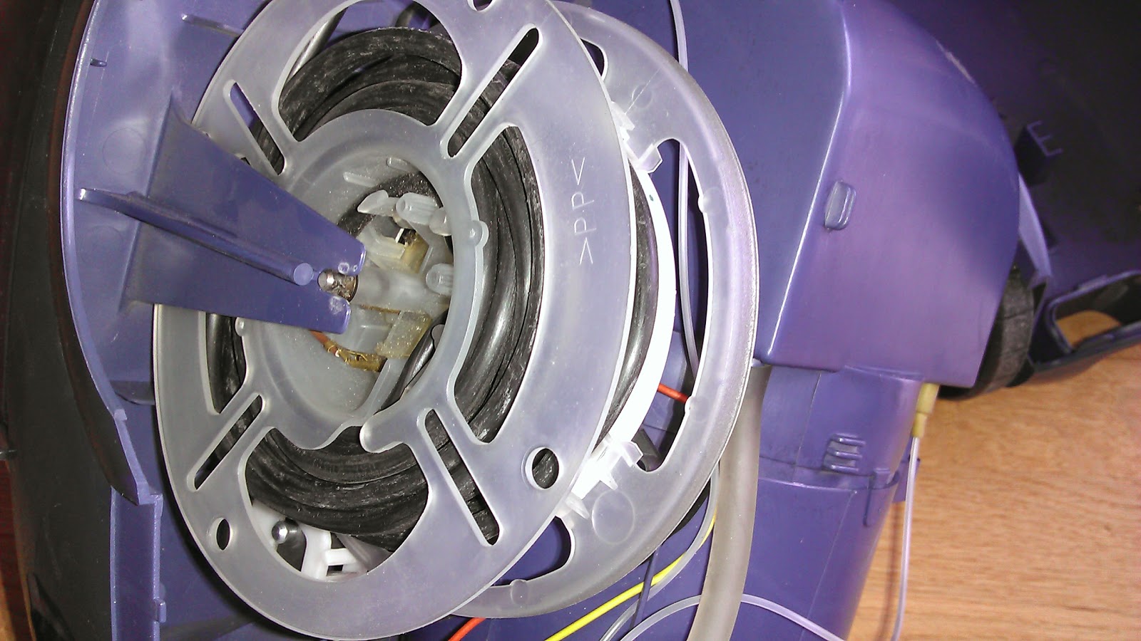 imahginable: Casi se quema la aspiradora. Cómo desmontar una Rowenta ...