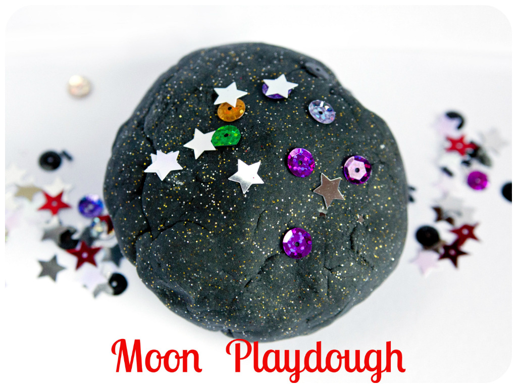 Frog in a pocket: Moon Playdough