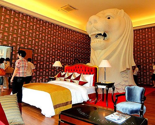 Interesting Green: The Merlion stole my girlfriend