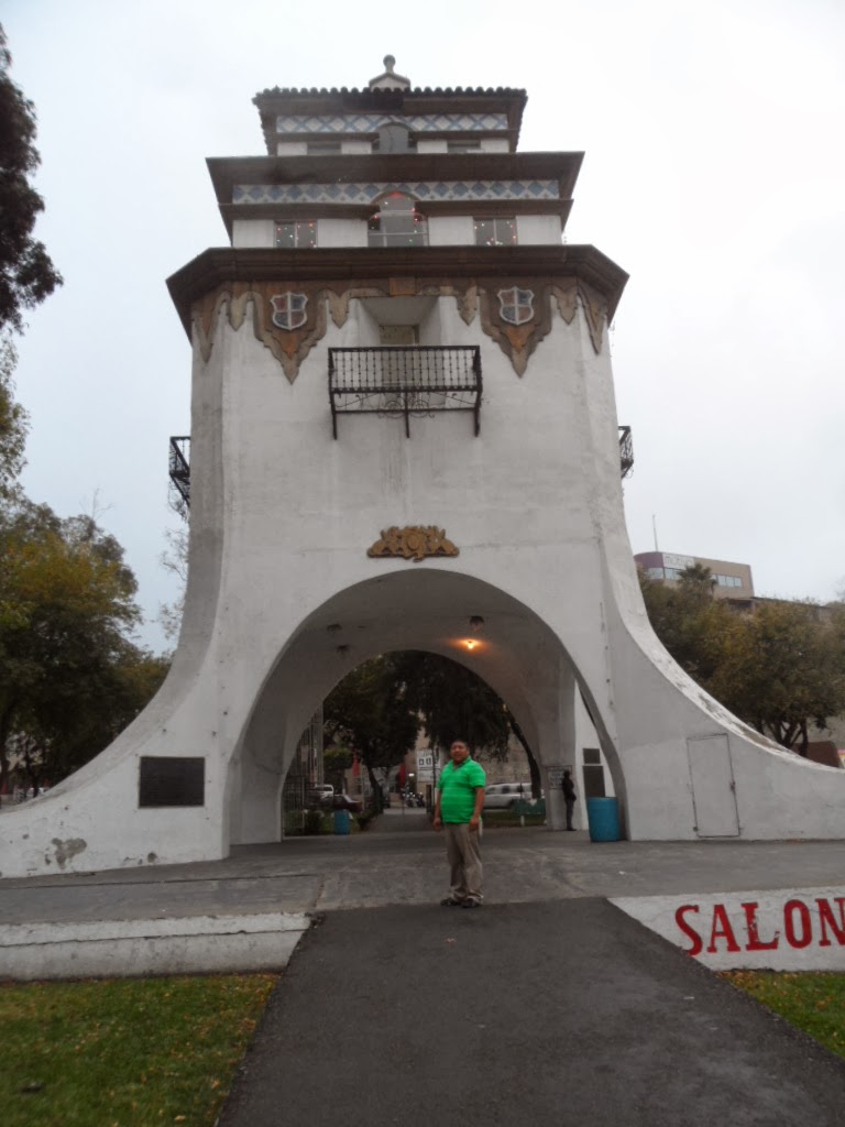 Conociendo un poco de Tijuana Baja california: TORRE DE AGUA CALIENTE