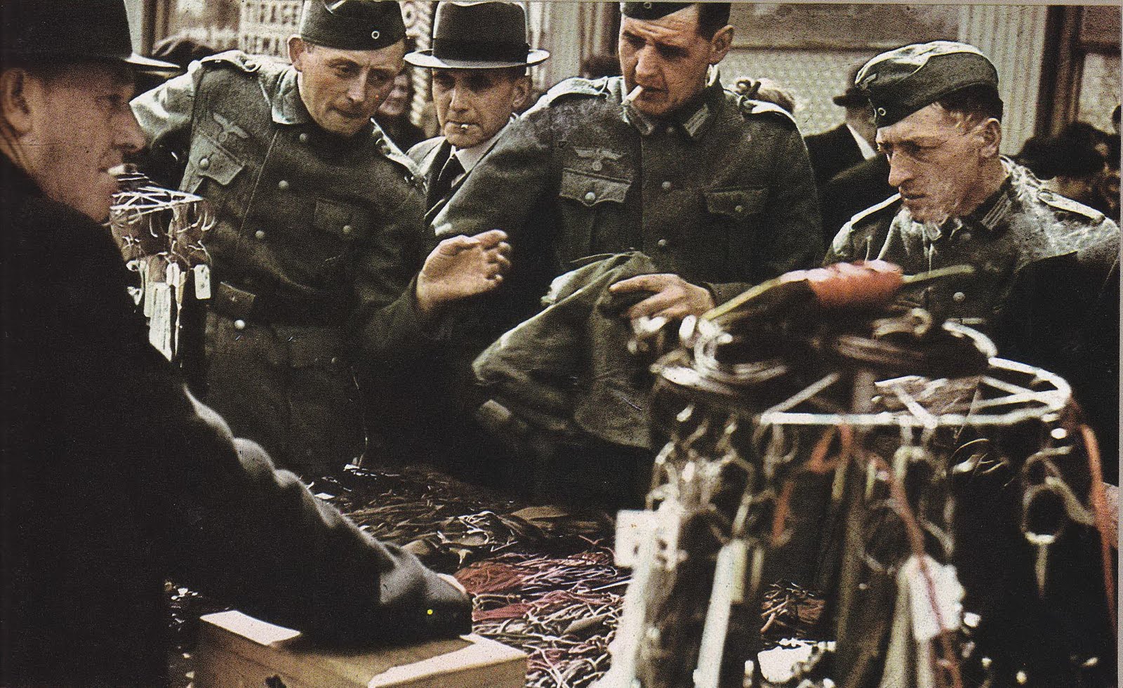 Third Reich Color Pictures: Paris During Occupation (1940-1944)