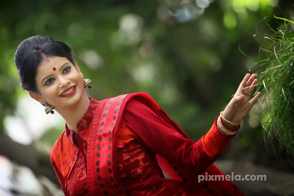 Celebrity Photo Shabnam Faria