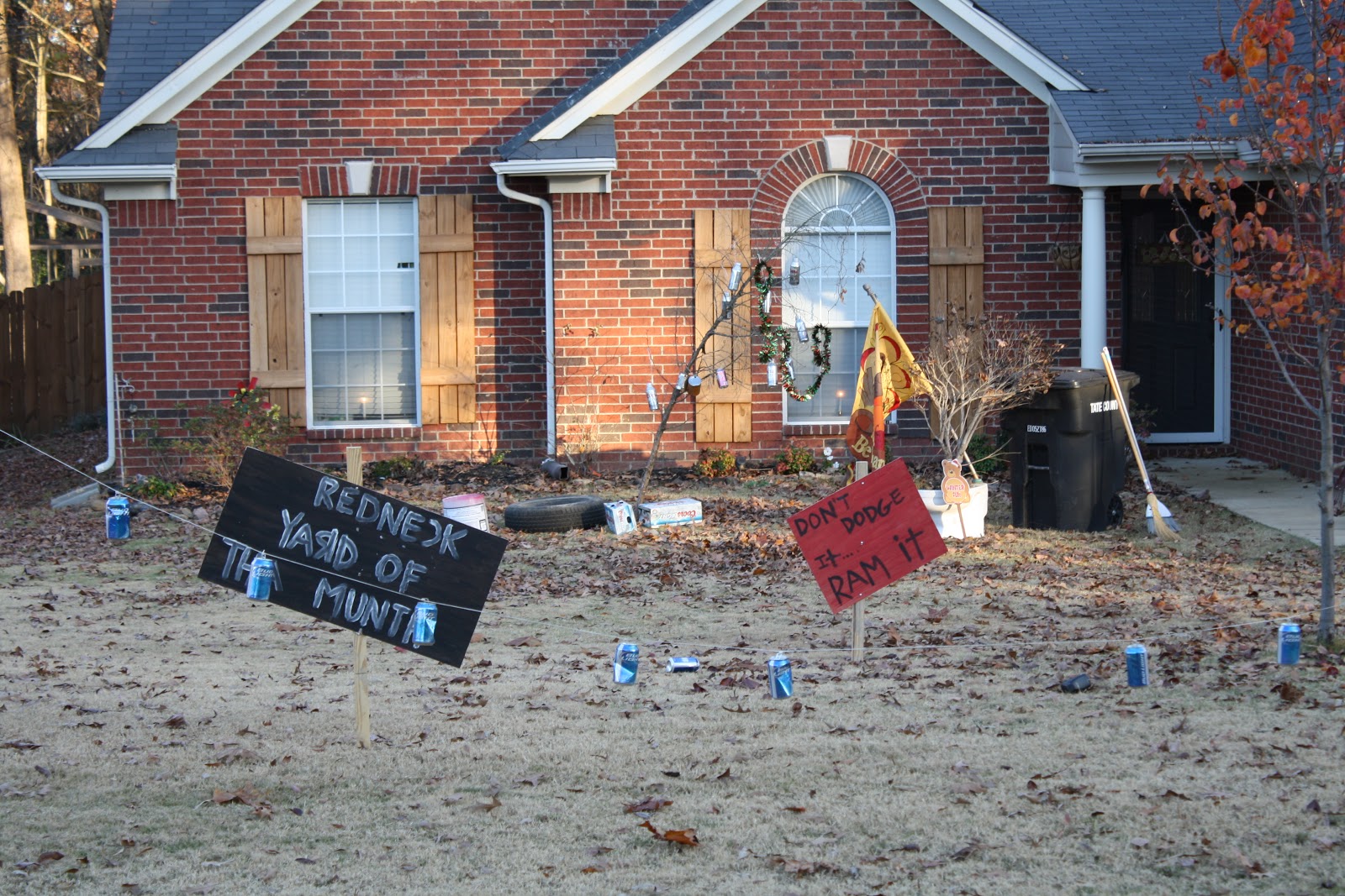 Summing Up The Smiths: Redneck Yard of the Month